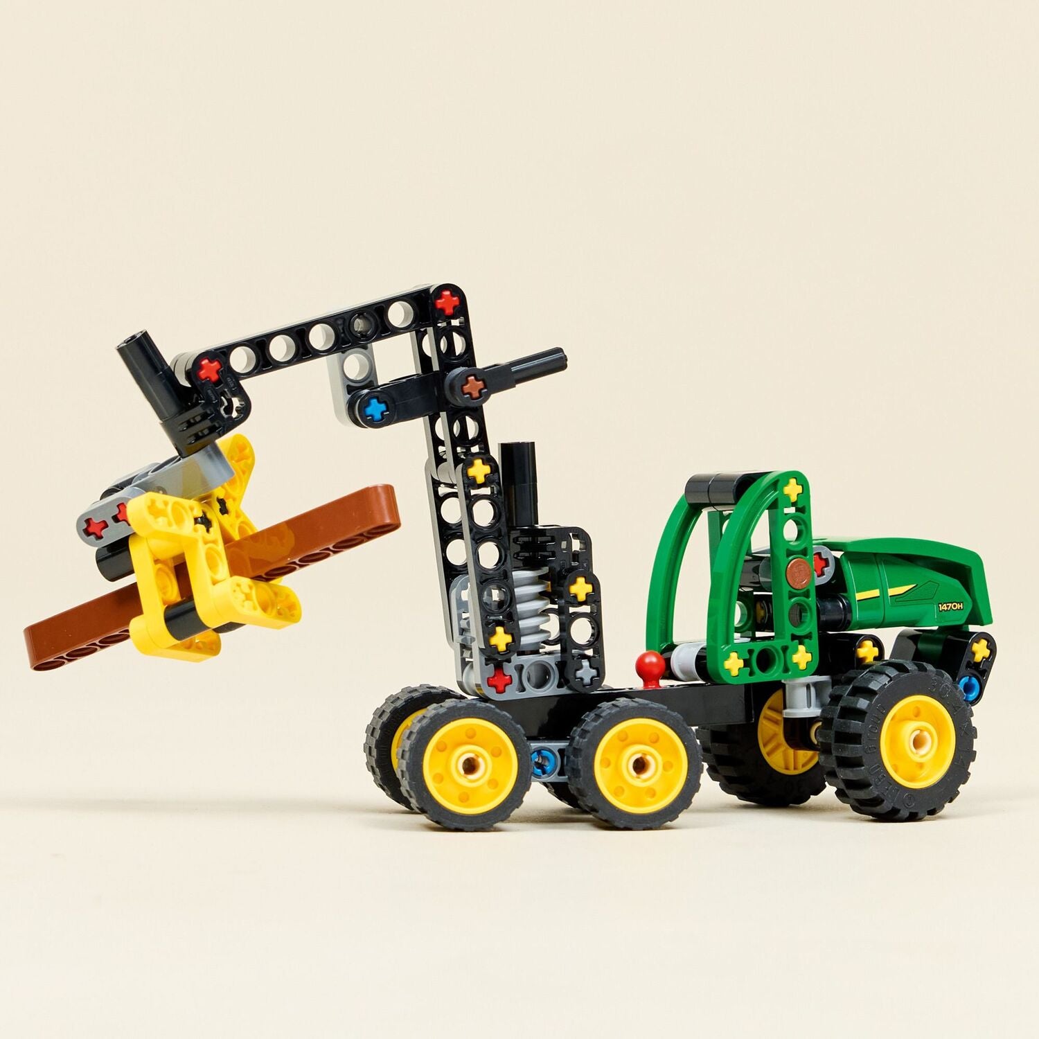 LEGO Technic: John Deere 1470H Wheeled Harvester – Awesome Toys & Gifts